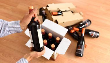 Expedited Parcel Shipping in Canada: Types, Costs and Carriers
