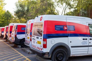 Expedited Parcel Shipping in Canada: Types, Costs and Carriers