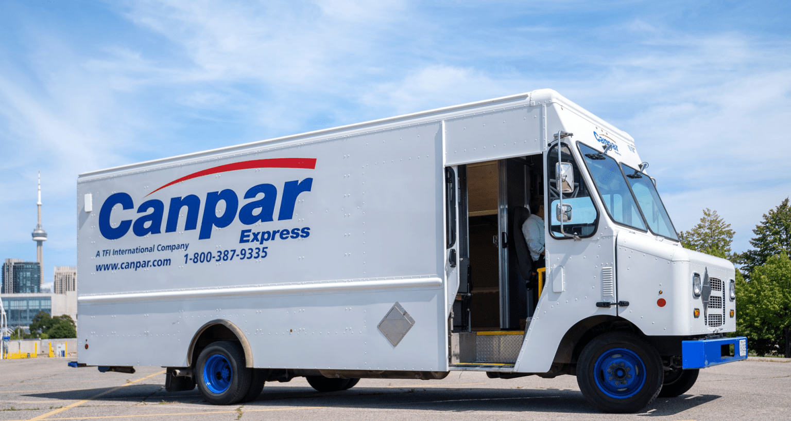 Expedited Parcel Shipping in Canada: Types, Costs and Carriers